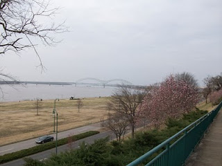 Uncle Mack's Geocaching Blog: Memphis Riverwalk