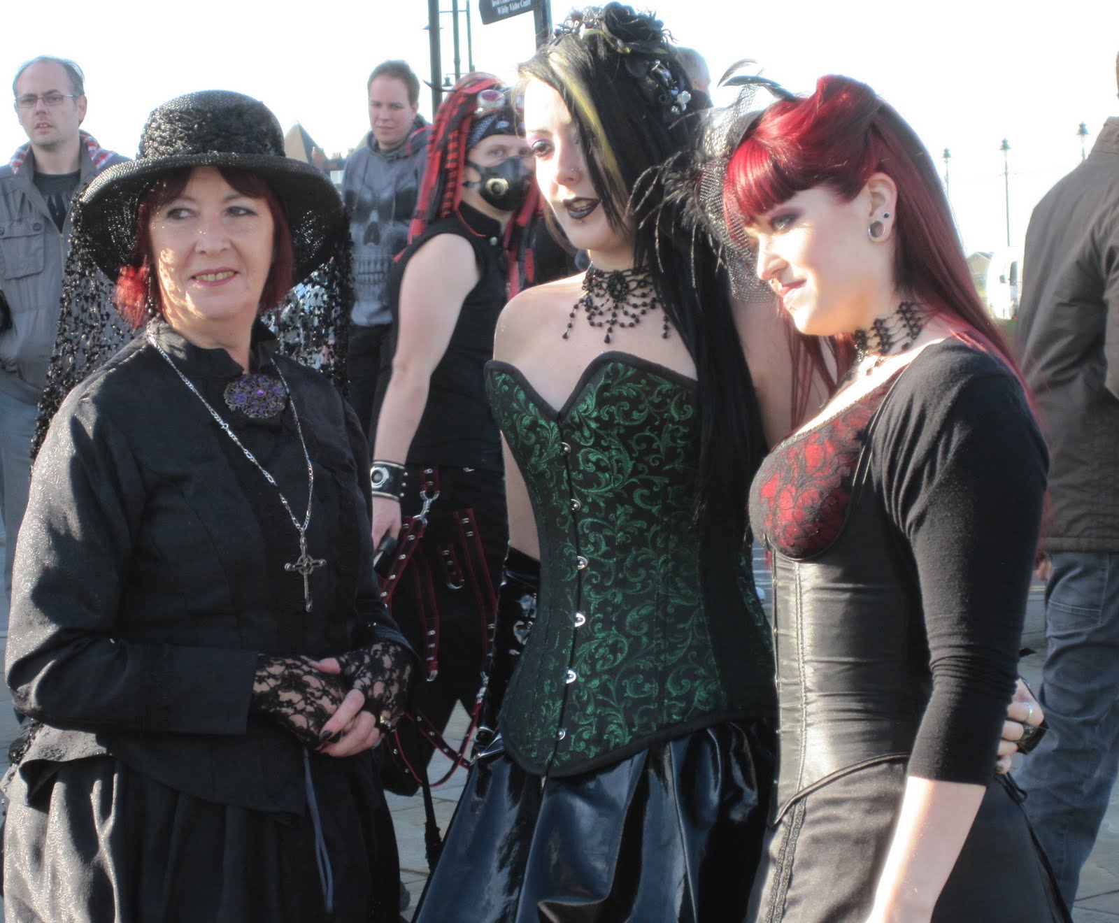 EAT THE RICH UK : WHITBY GOTH WEEKEND 2010 Pt1