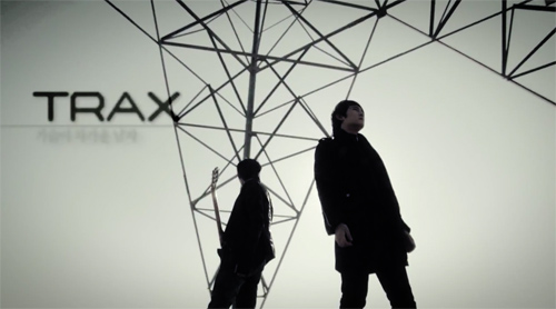 AzN Ongaku: [MINI ALBUM /MV] TRAX- LET YOU GO/The First Mini Album