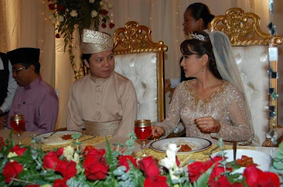 Gambar Perkahwinan Nor Azlina Redzuan, Pengacara Tv3 dan Datuk Yusof ...