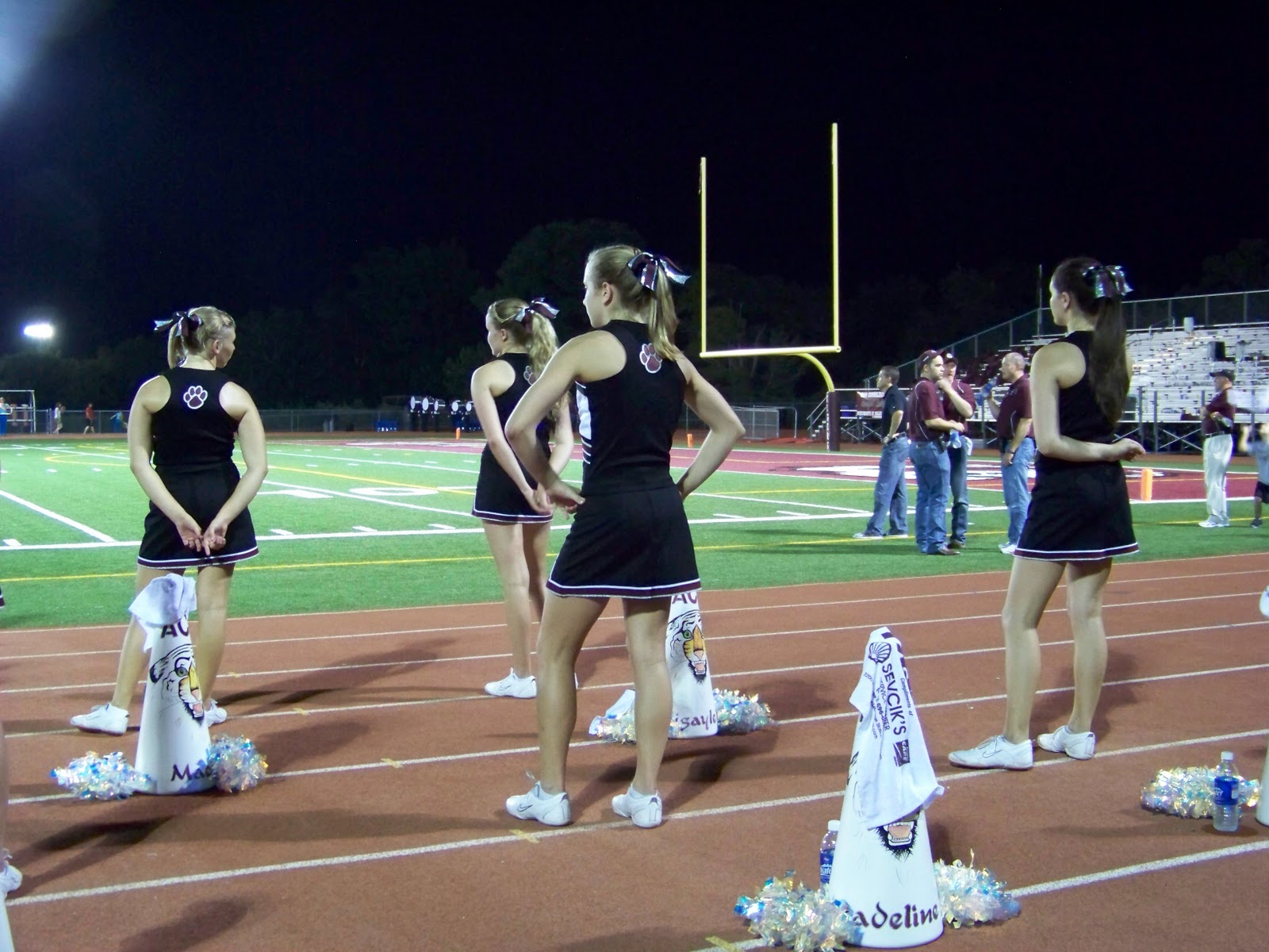 CHS Tiger Cheerleaders: Friday Cheer!