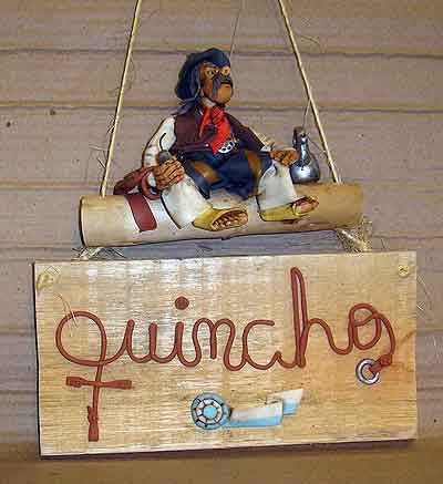 Artesania Gauchesca Argentina: Gaucho con cartel y cuelgallaves