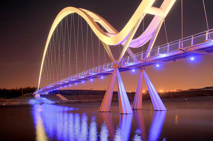 The Infinity Bridge Treats Northeast England to Never Ending Light ...