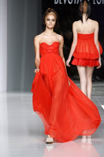 Womens Fashion Dress: Ramp walk models with sexy dress