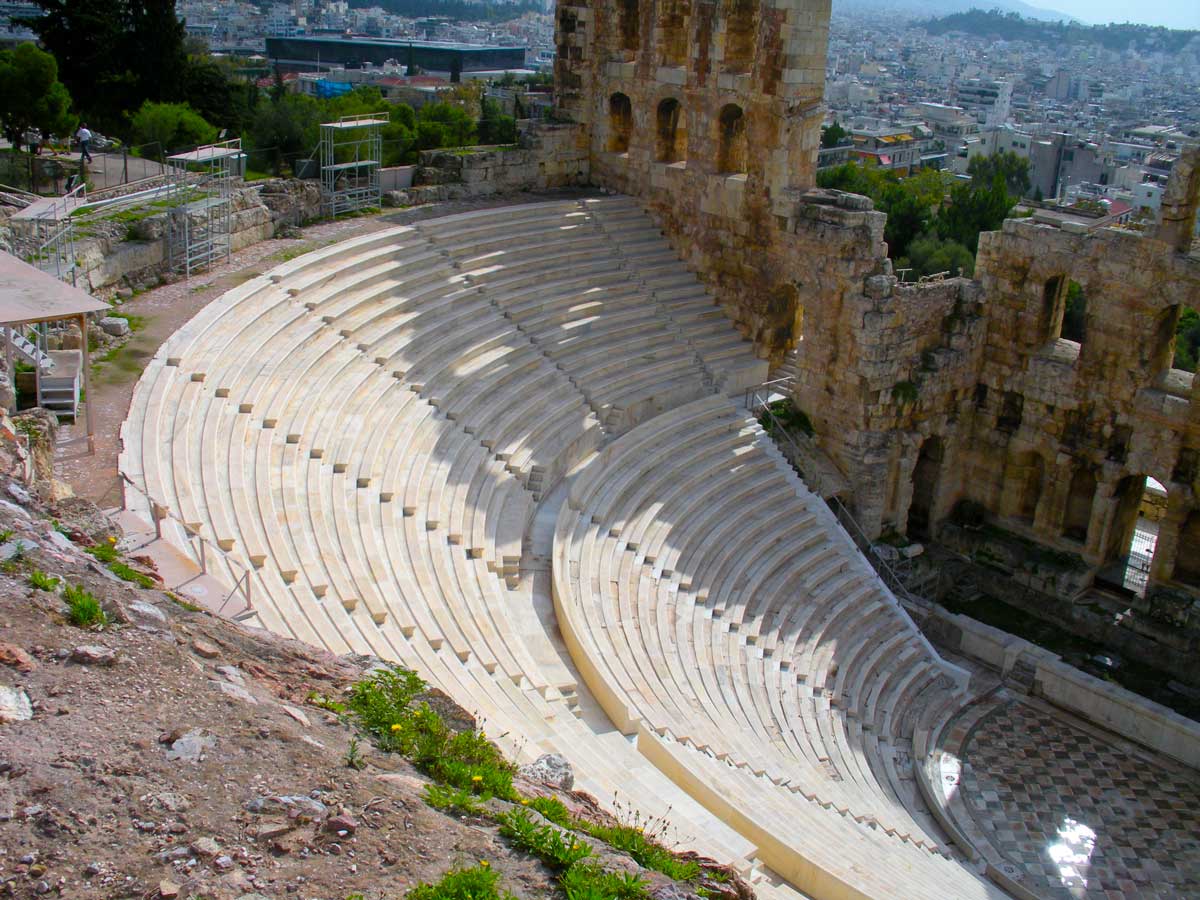 Glass Musings: Amphitheatre - or is it - Ampitheater