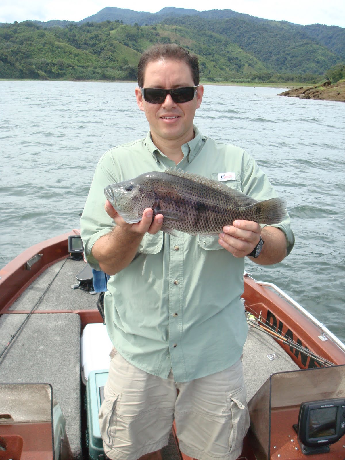 Arenal Sport Fishing Tours, La Fortuna, Costa Rica: Pesca de Guapote y ...