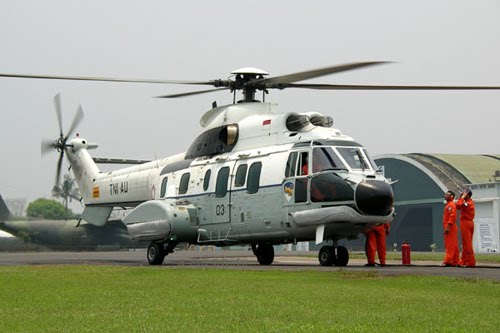 COMRADES: Eurocopter Super Puma ( AS 332 )
