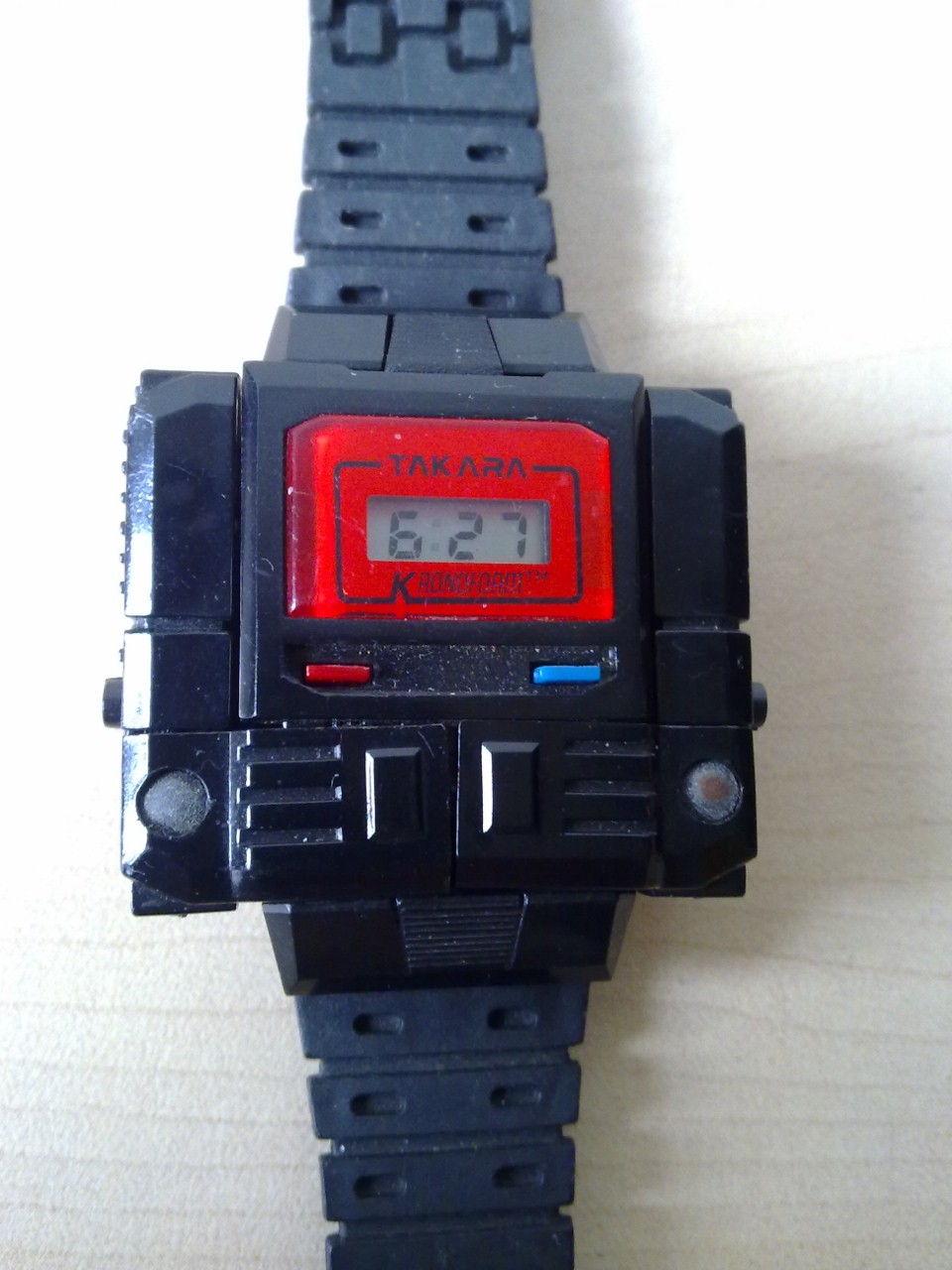 Underneath The Radar: ¡1,000!: The Robot Time Machine that can Transform