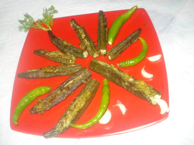 Nivedita's Kitchen: Grilled garlic and green lady finger