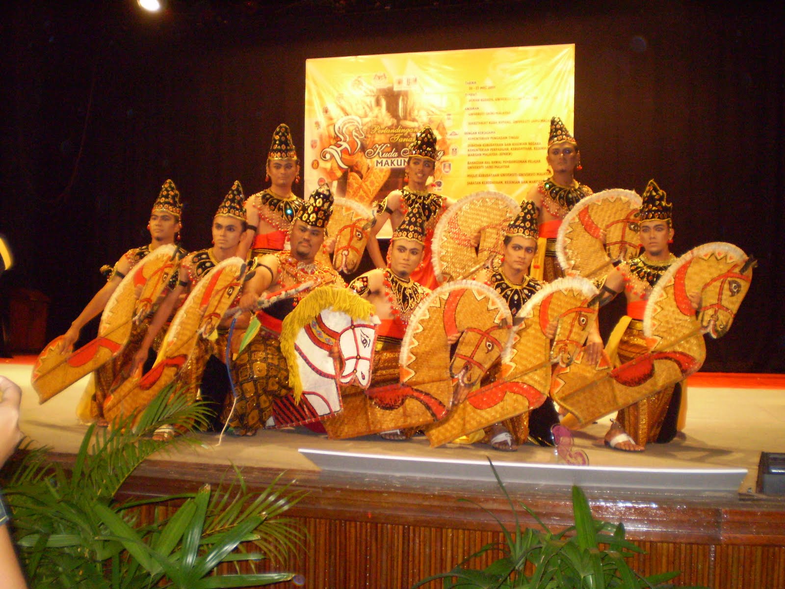 World Magic DeSiRe...!!!: malaysian culture