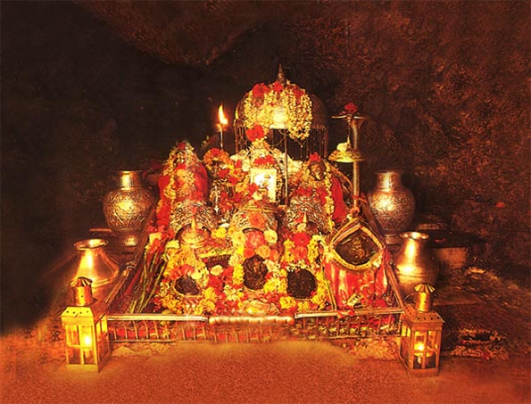 DEVOTIONAL WORLD: Shri Mata Vaishno Devi Ji - The Holy Cave