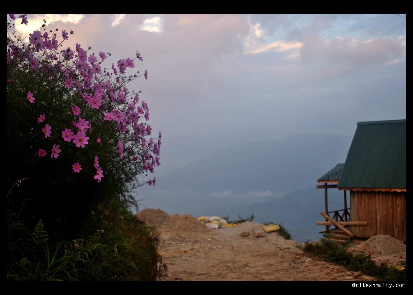 Travel & Photography: Rishop Hilltop View