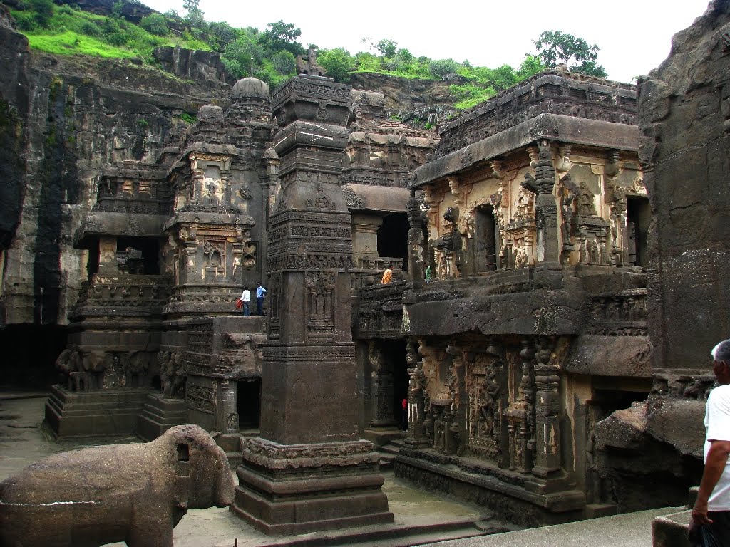 passionate trekkers: Ellora Verul Caves