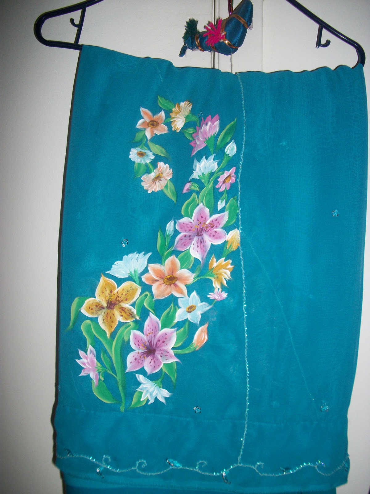 Sheela Raj Painting: saree painting by sheelaraj