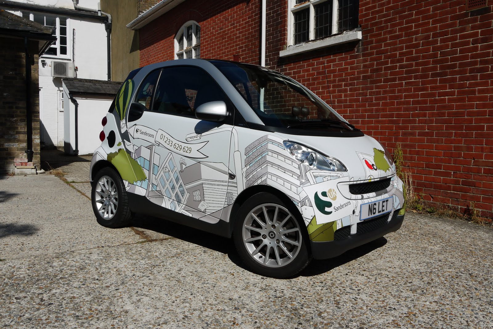 hairyhand-news-hh-creative-sandersons-smart-car-wrap