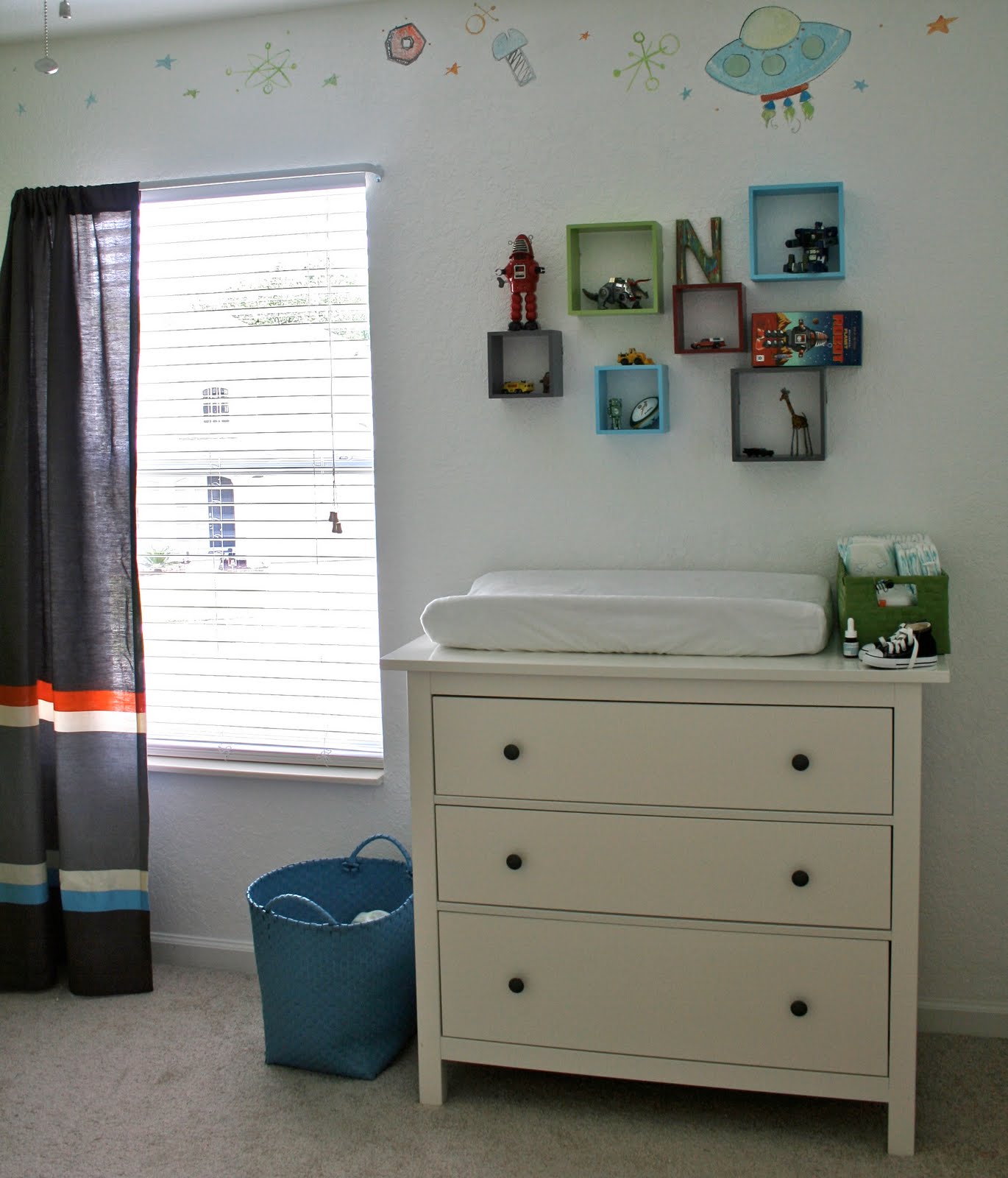 Buggie and Jellybean: Time to share Jellybean's Room