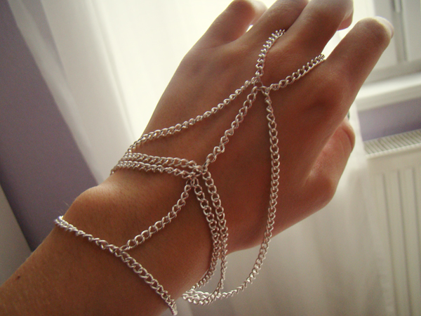 DIY | Hand Chains | A Cup Of Style