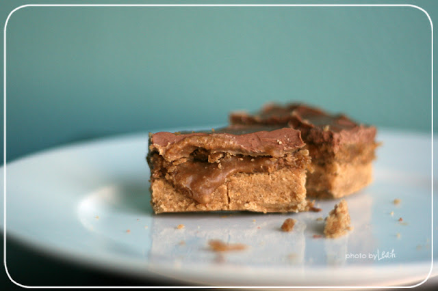 A Musing to Create: rock your socks carmel {twix} bars