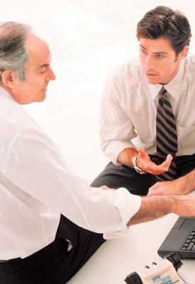 2 personas conversando - Imagui