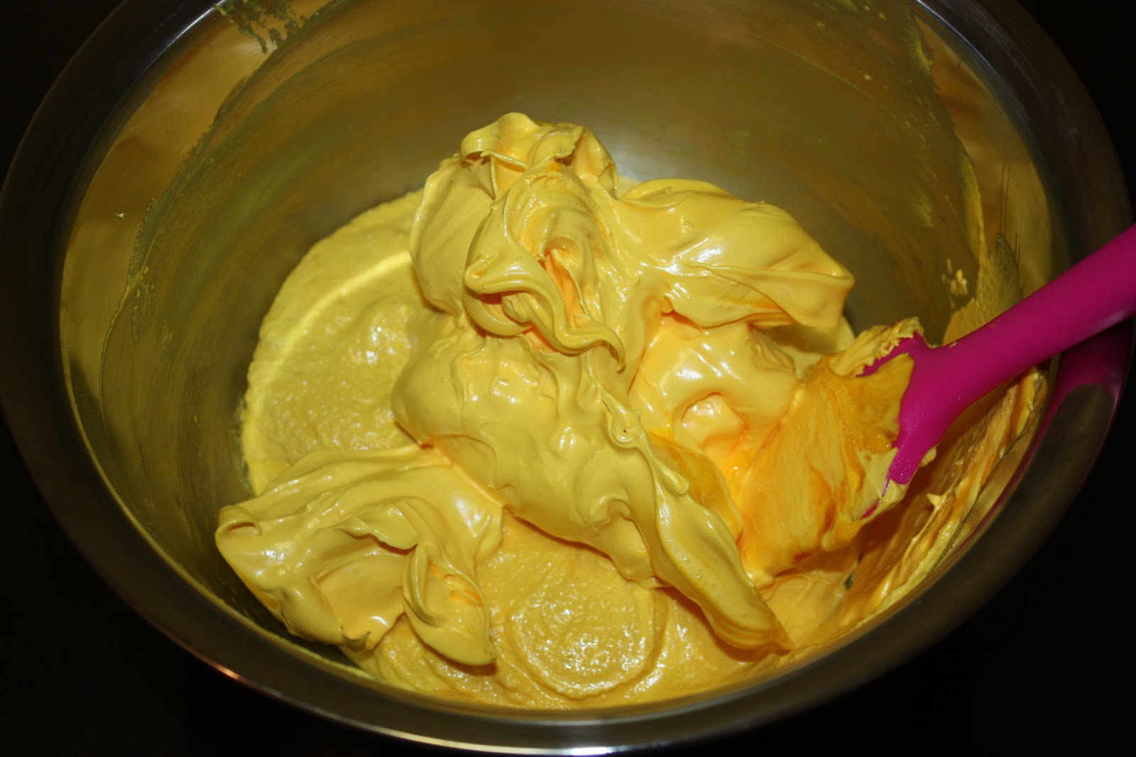 LADYMACARON20TEN: Passionfruit Macaron Shells