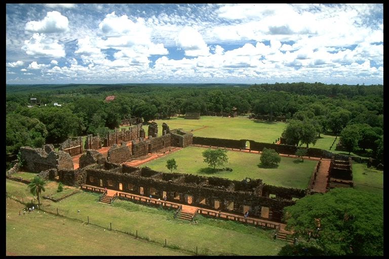 viajes por el mundo: MISIONES: Minas de Wanda y San Ignacio Mini.