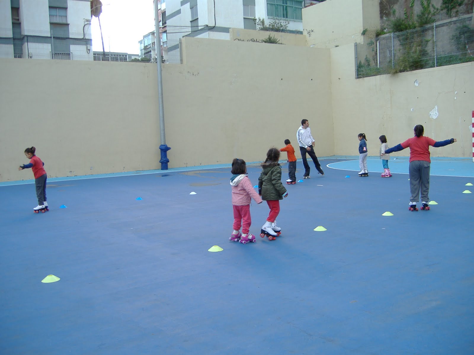 ESCUELA DE PATINAJE ARTÍSTICO SOBRE RUEDAS: PATINAJE RECREATIVO