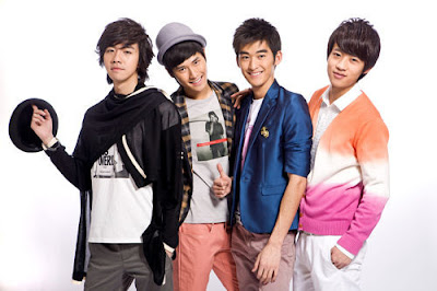 posts-its: Different Versions of F4