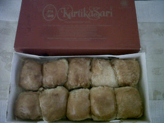 FAMILY blog: Pisang Molen Kartika Sari