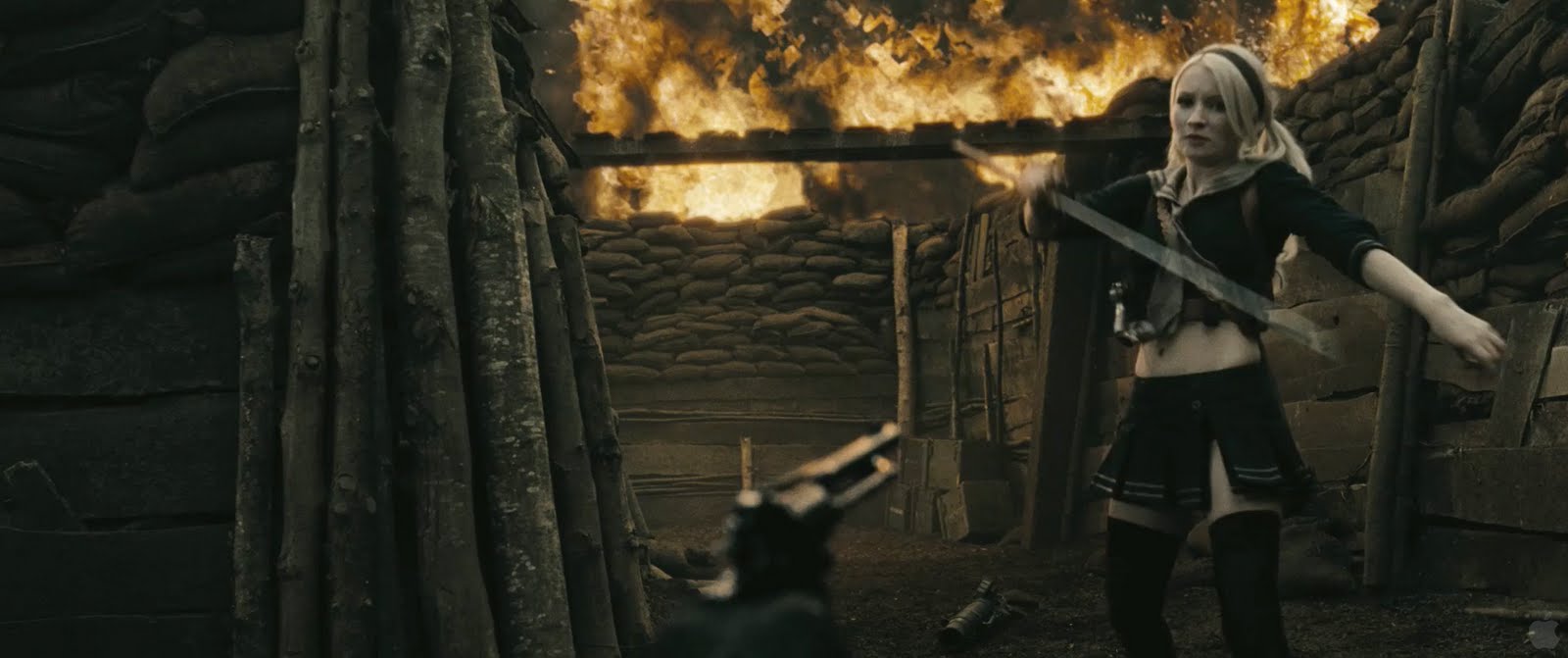 Nathan Zen-Sapien: SOME VERY COOL STILL SHOTS FROM SUCKER PUNCH MOVIE