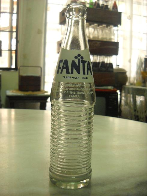 Putri Antiques: BOTOL SODA LUAR NEGARA-FANTA-BANGLADESH.
