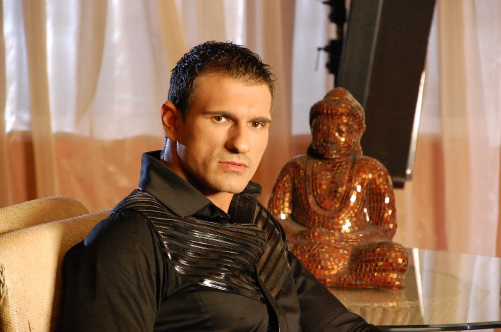 Igor X Kostić napustio Dvor! (Jutjub)