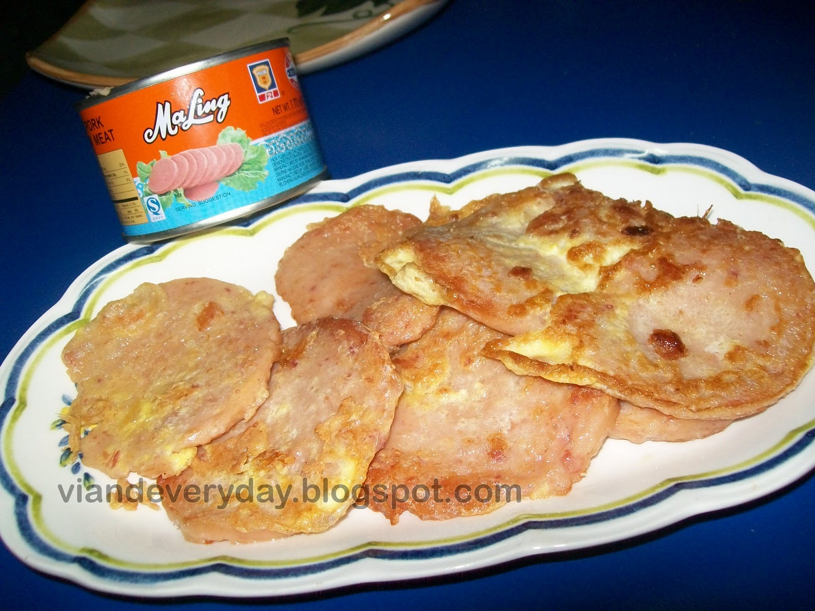 Viand Everyday: Ma Ling Luncheon Meat Dipped with Egg