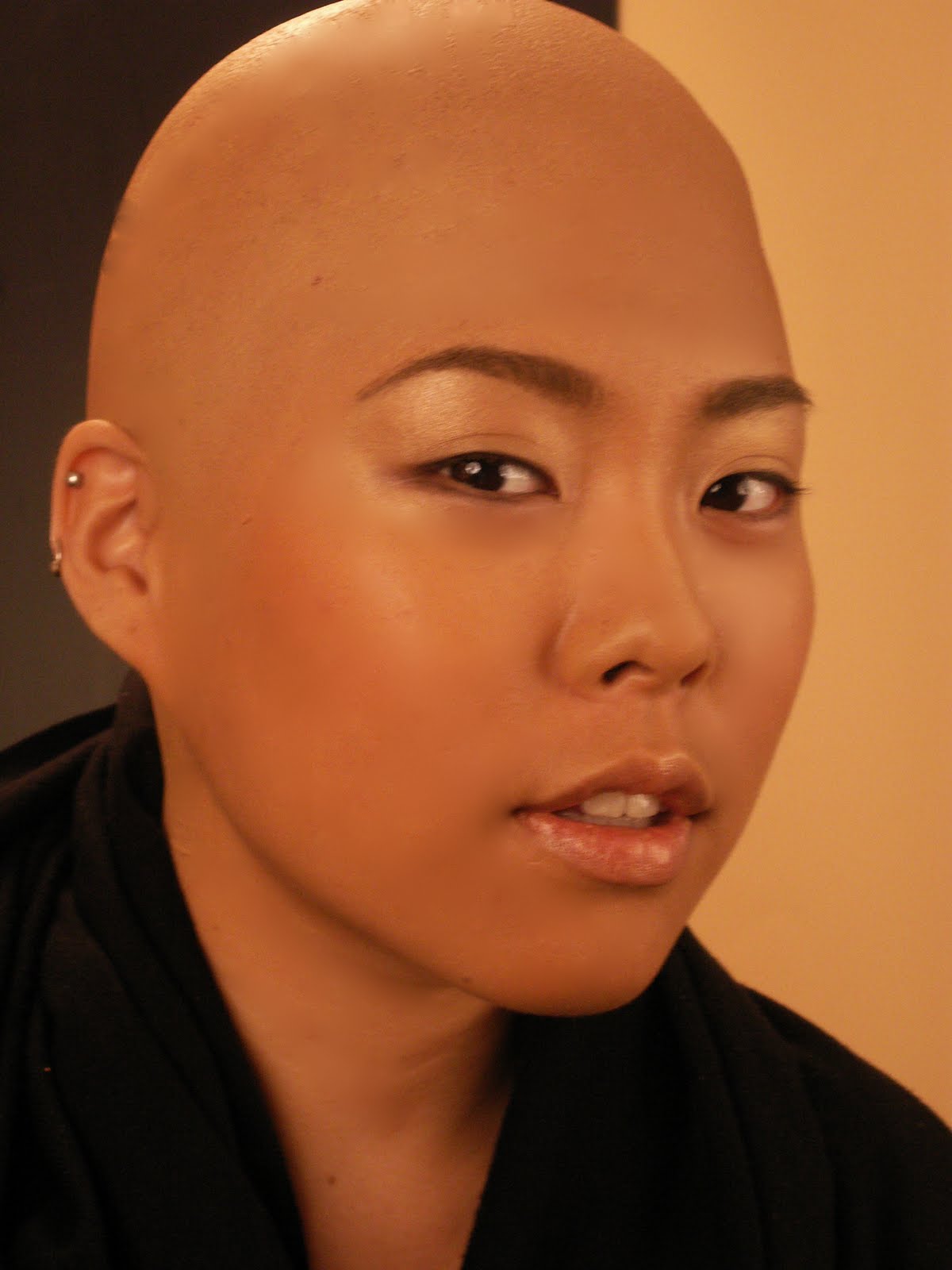 Sarah Bahlibi Makeup: Bald, bald, everyone bald!
