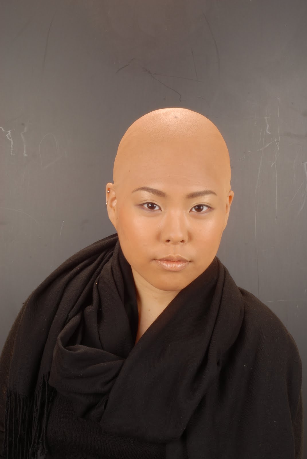 Sarah Bahlibi Makeup: Bald, bald, everyone bald!