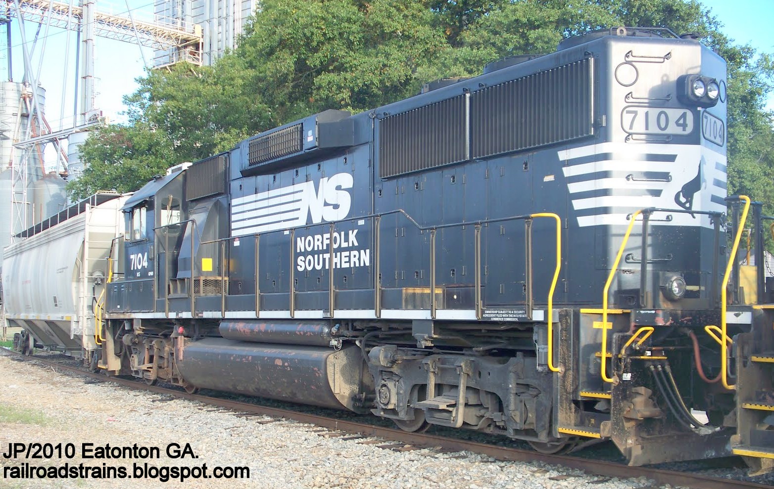 RAILROAD Freight Train Locomotive Engine EMD GE Boxcar BNSF,CSX,FEC,Norfolk Southern,UP,CN,CP ...