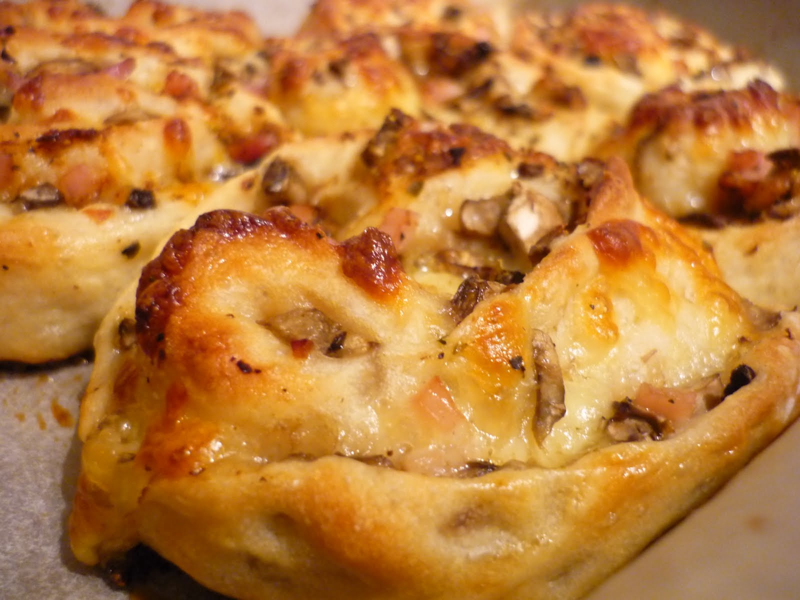 P's Kitchen Adventures: Savoury Scroll