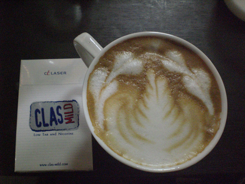 D'KING CAFE: clas mild emang lebih mantap dari * mild