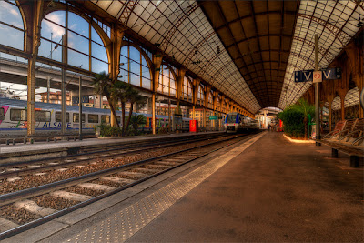 TRAVEL INTO WORLD: World’s Magnificent Train Stations - 1