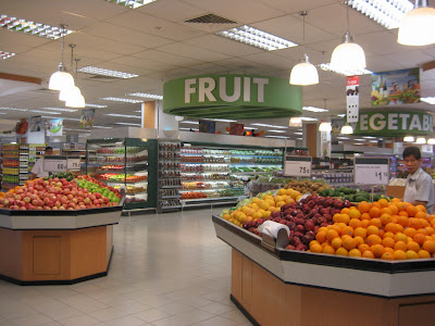 Instore Display: Lay Out dan Design Toko