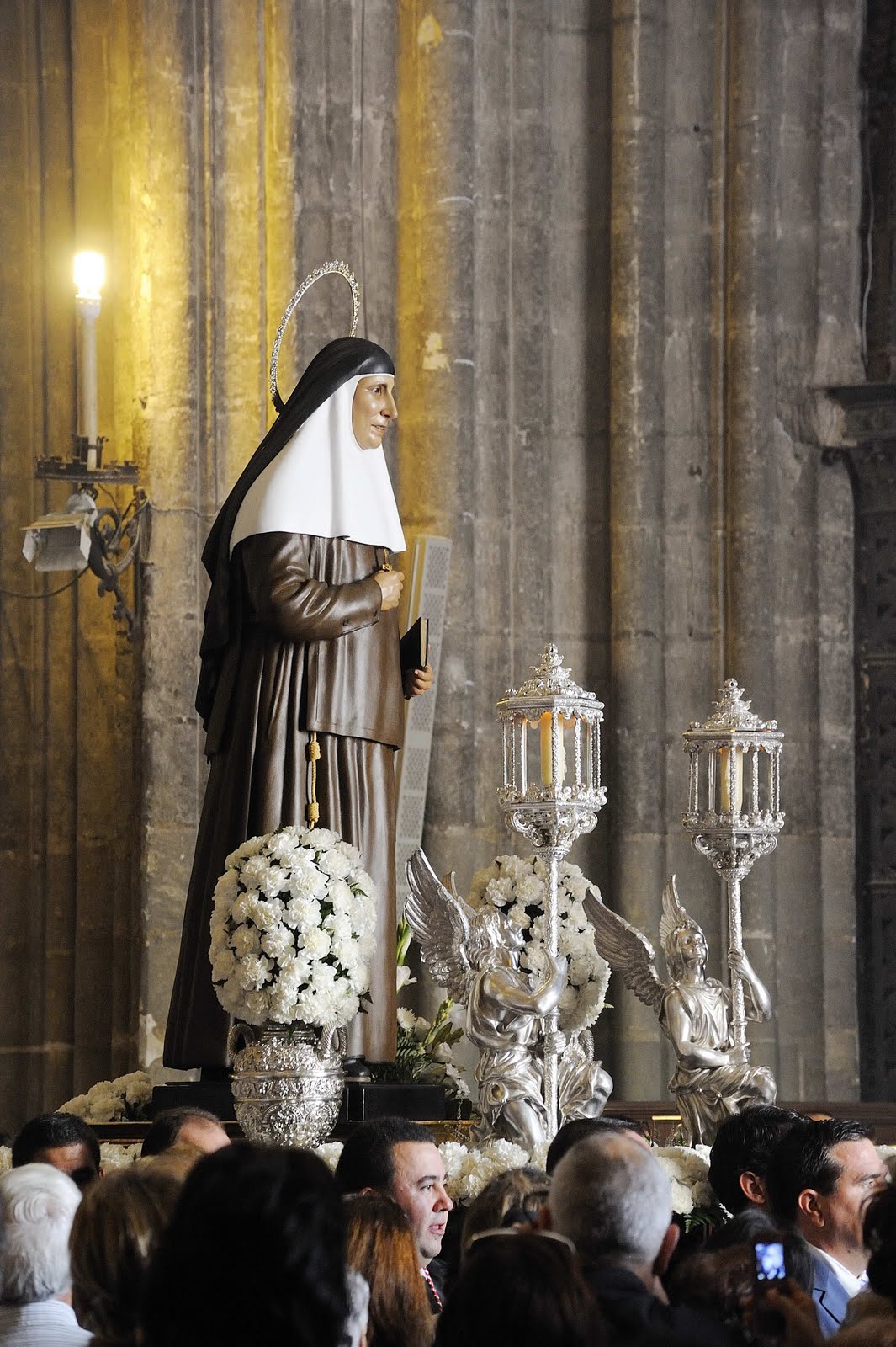 SEVILLA A TRAVES DE UN OBJETIVO: PROCESION DE MADRE MARIA PURISIMA