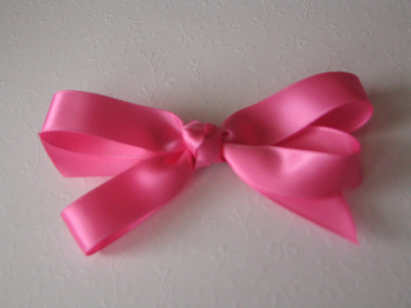 Take a bow: Bright pink bow