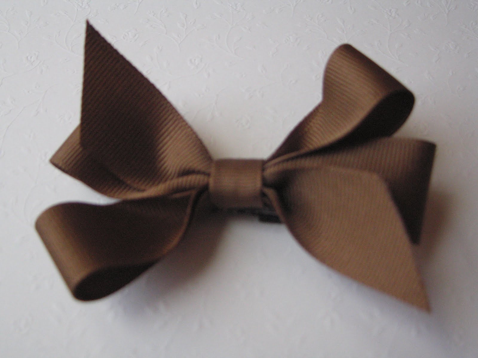 Take a bow: Brown bows
