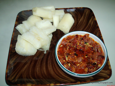 These are a few of my favourite things....: Kappayum Mulakum / Tapioca ...