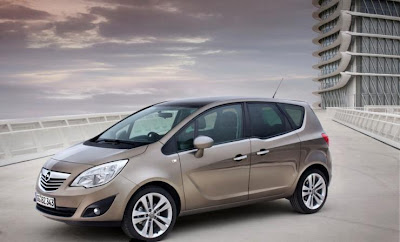 Nova Meriva: primeiras fotos oficiais são reveladas