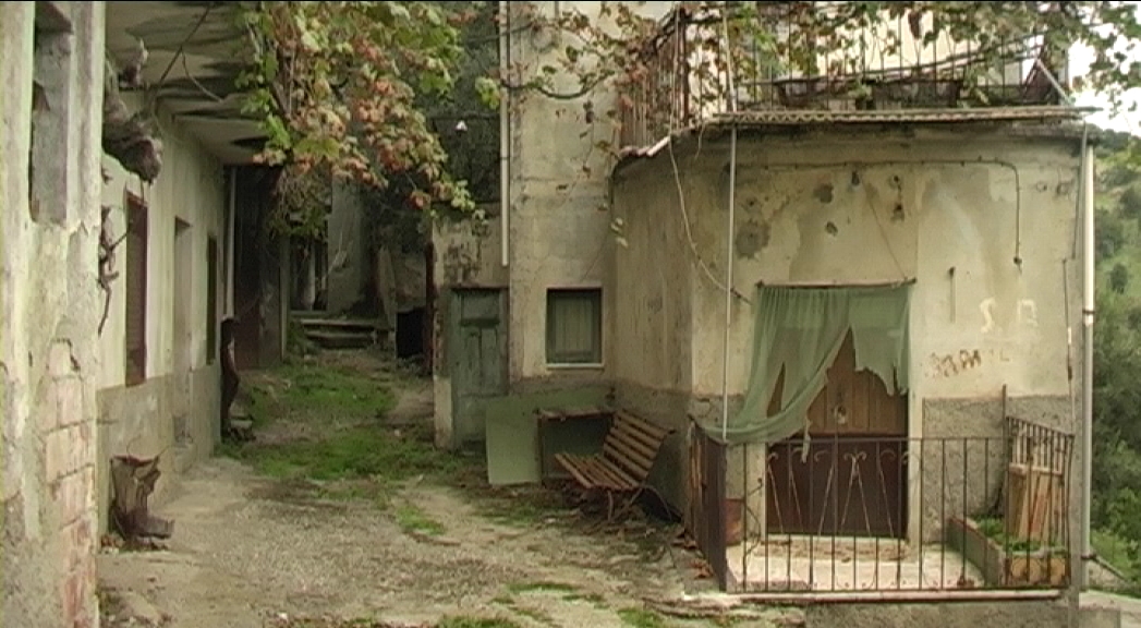 Case abbandonate: Viaggio in Calabria