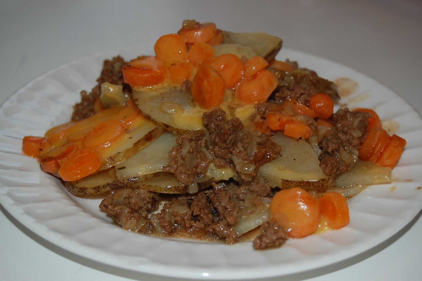 My Little Red Kitchen: Hamburger Supper