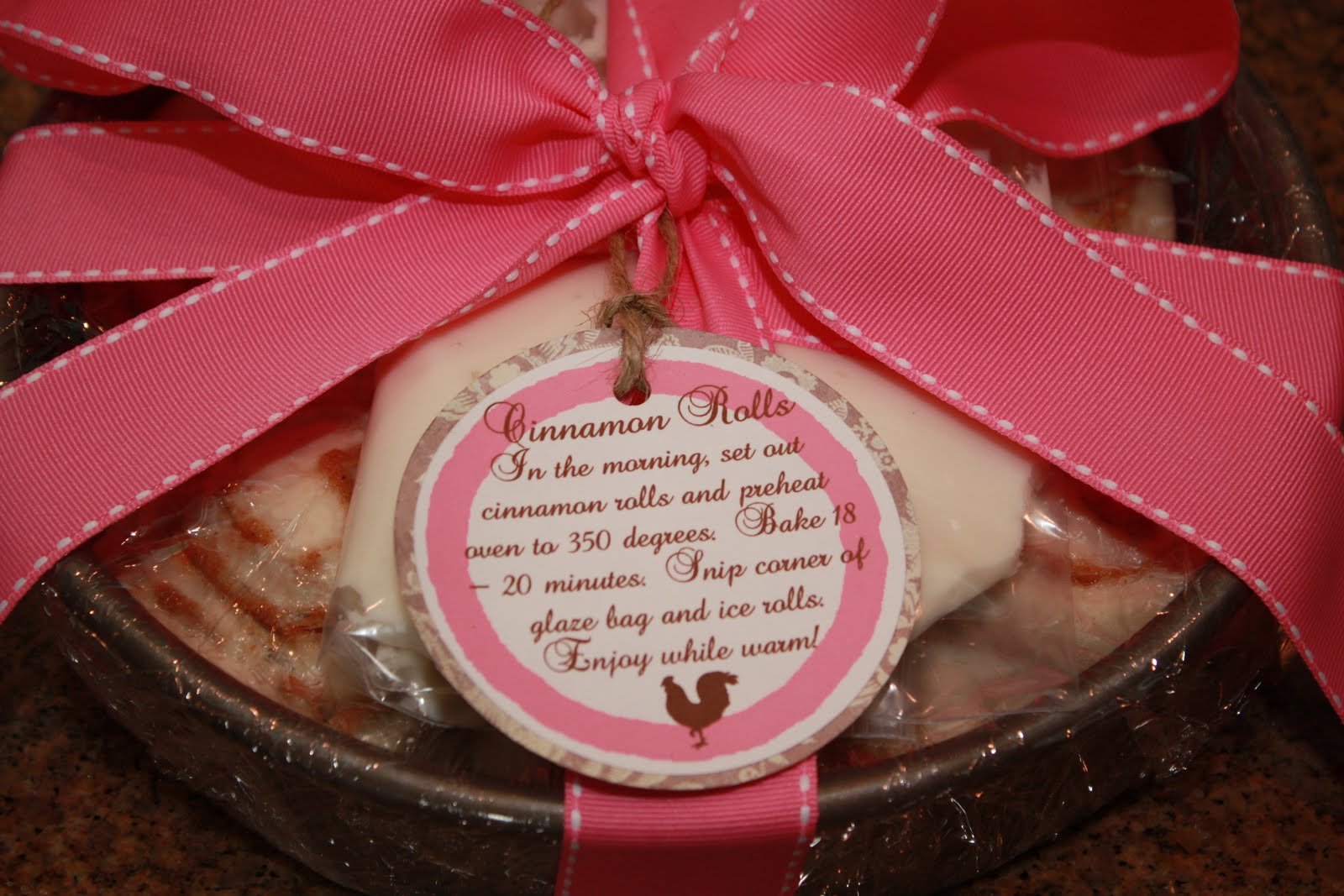 The Blackberry Vine: Free Printables - Labels for Cinnamon Rolls