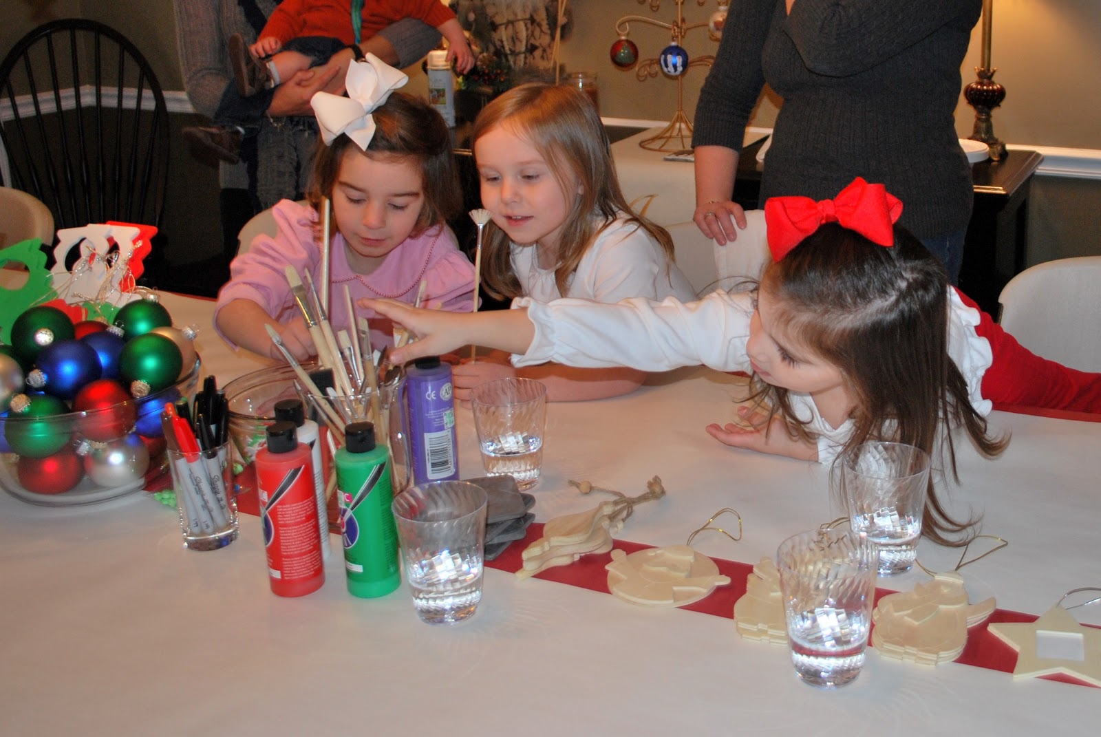 Keeping Up with The Joneses: Katie Anne's Christmas Craft Party!