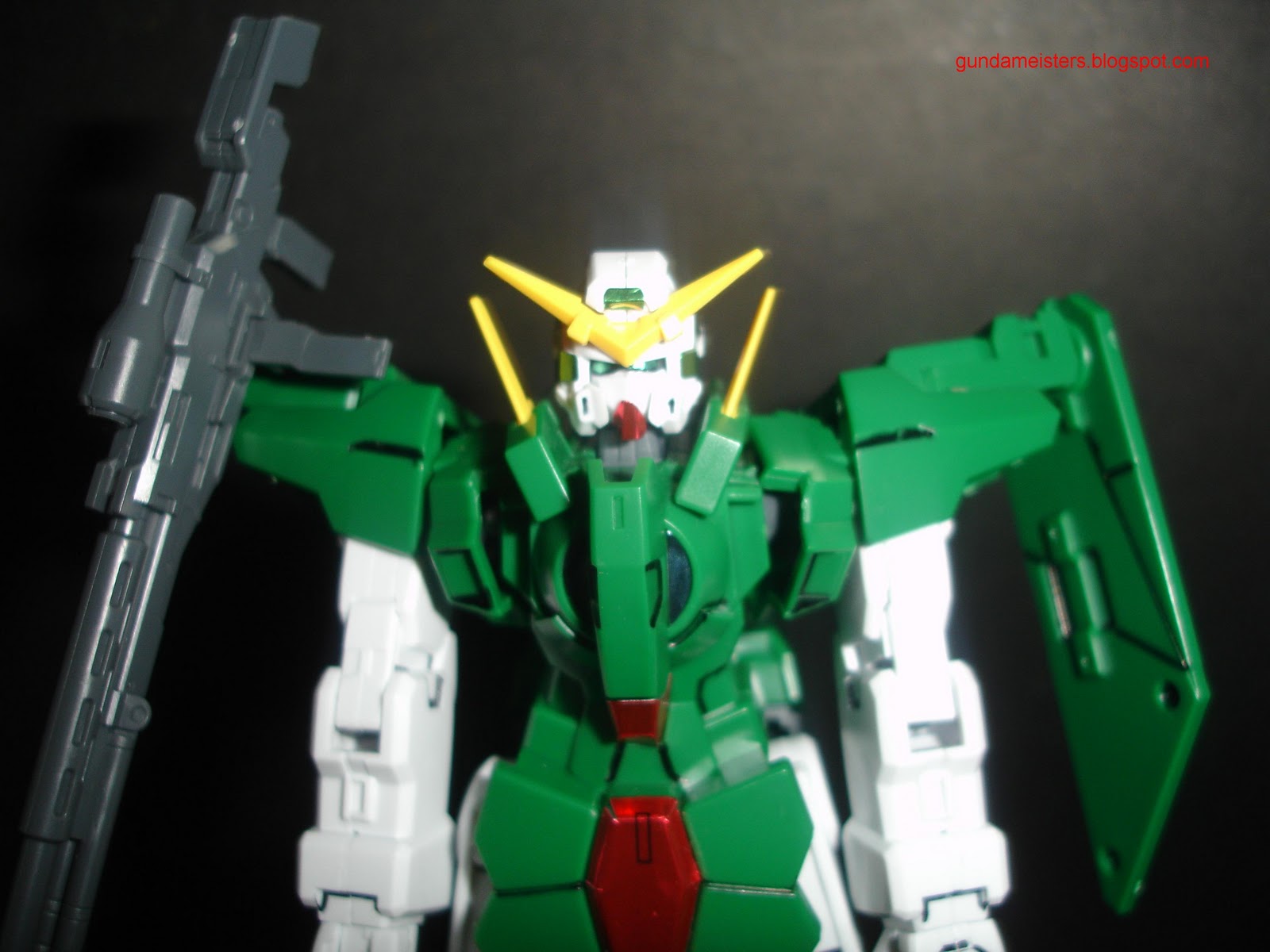 Gundam Meisters: FG 1/144 Gundam Dynames