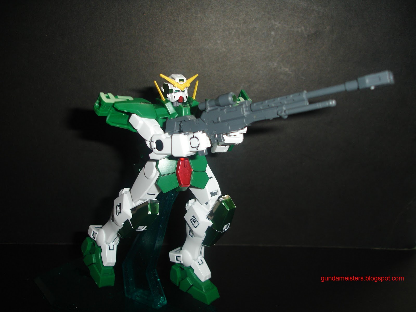 Gundam Meisters: FG 1/144 Gundam Dynames